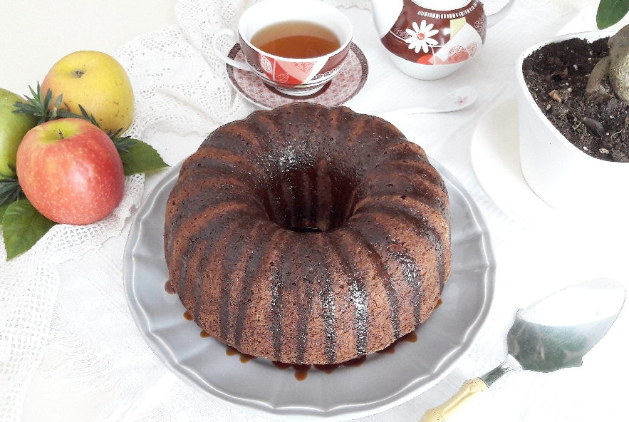 Applesauce Cake - Manjoo